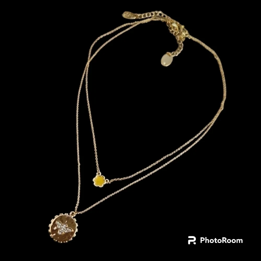 Time and Tru | Jewelry | 525 Time And Tru Set Of Two Goldtone Bee ...